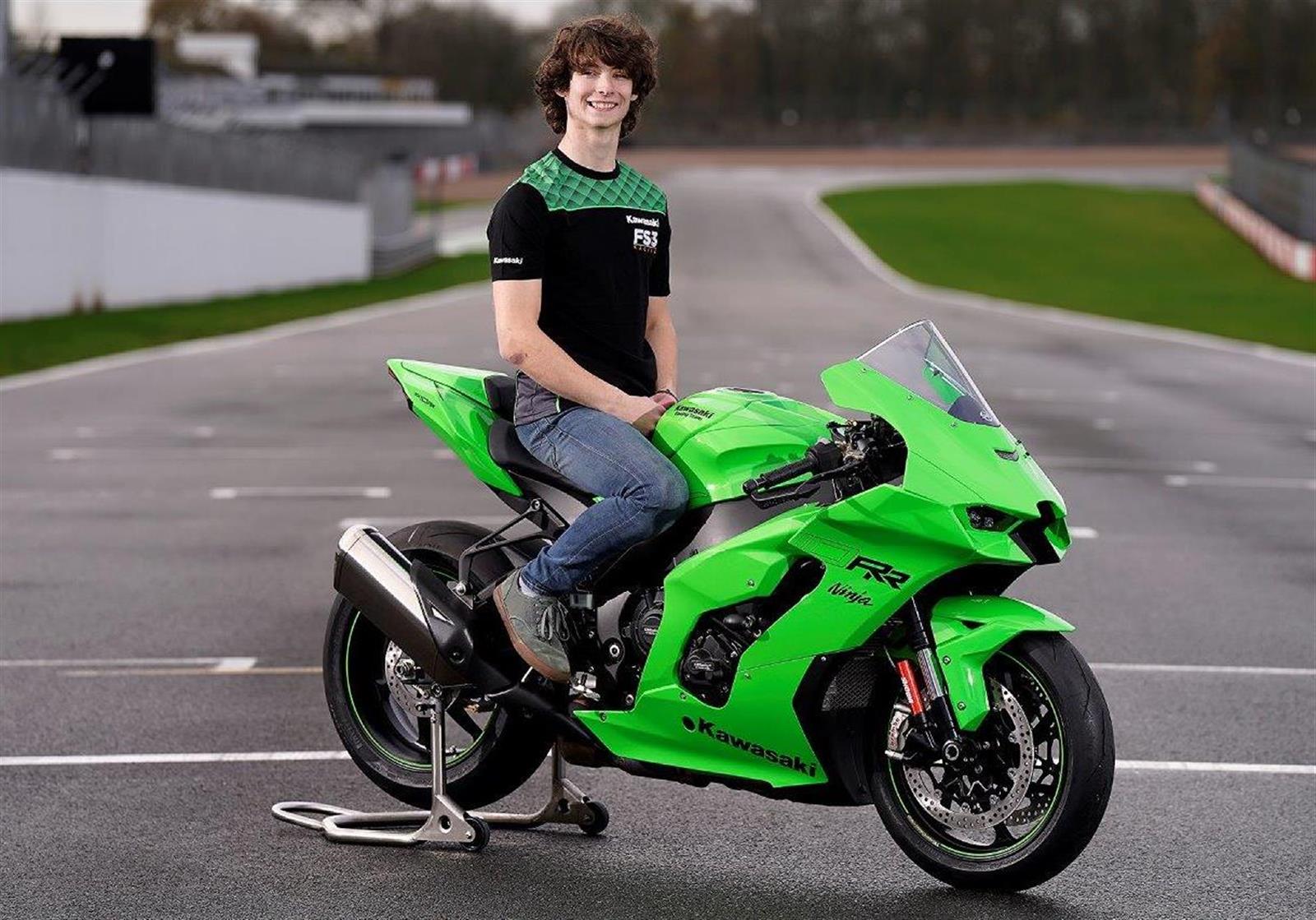 FS-3 Racing Kawasaki sign Jackson and Skinner for 2021 BSB title challenge