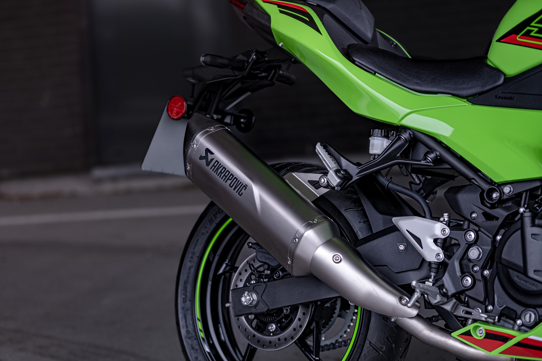 Akrapovic sports exhaust muffler 258EXP0116 for Kawasaki Z500 and Ninja ...