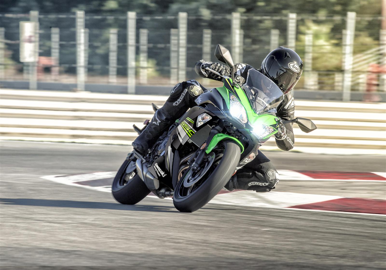 Ninja 650 Tourer MY 2018 - Kawasaki Österreich