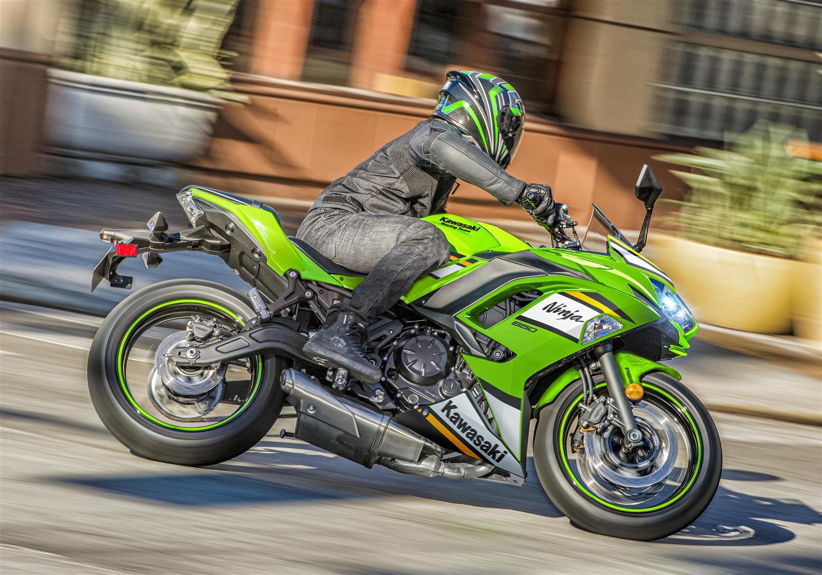 Ninja 650 MY 2025 - Kawasaki United Kingdom