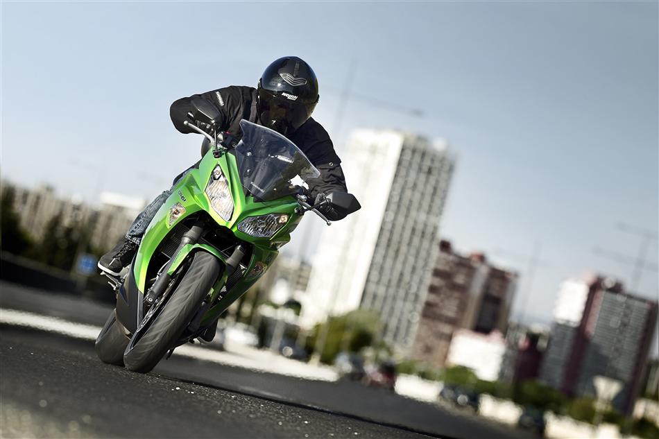 ER-6f MY 2015 - Kawasaki Deutschland