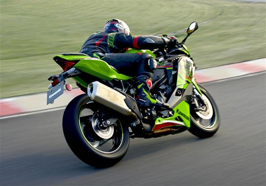 Ninja ZX-4RR Performance MY 2024 - Kawasaki United Kingdom