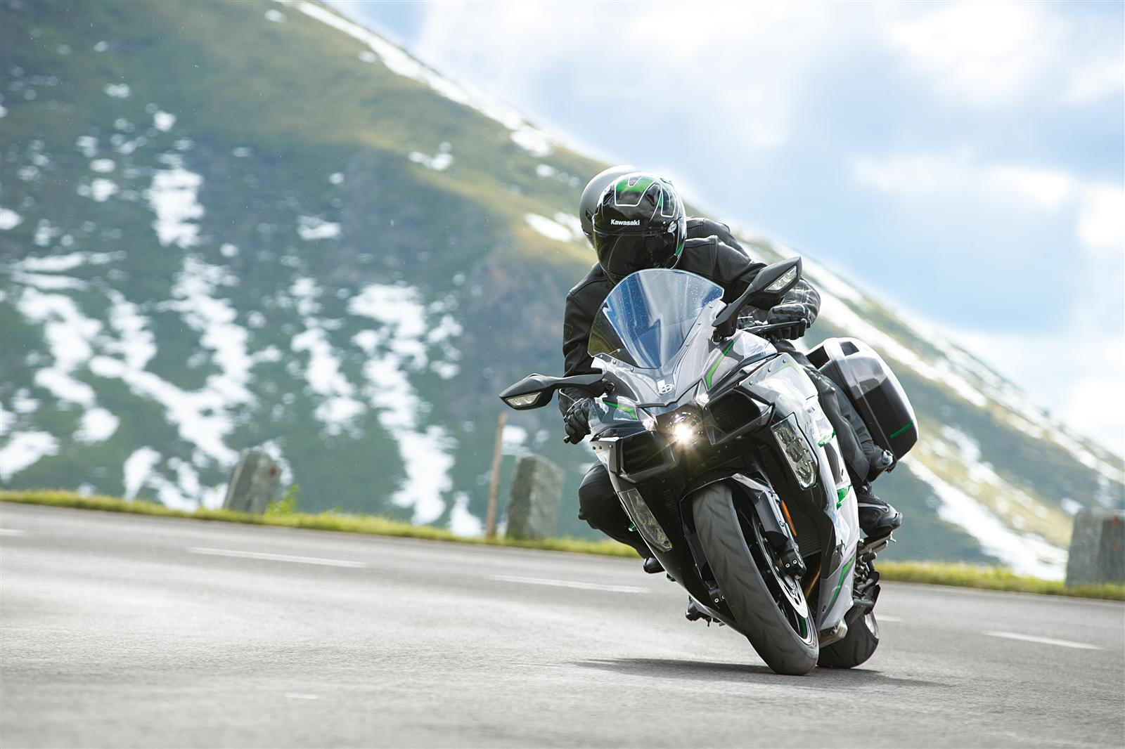 Hyper Touring pinnacle targeted by new Ninja H2 SX SE+