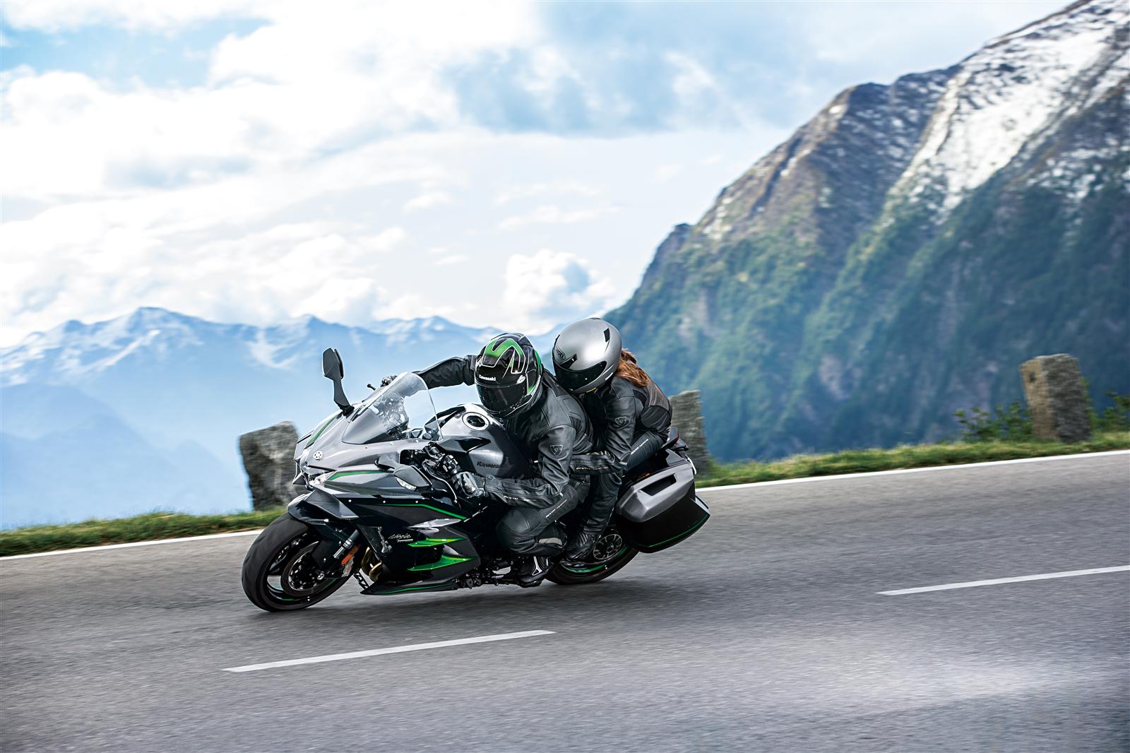 Hyper Touring pinnacle targeted by new Ninja H2 SX SE+