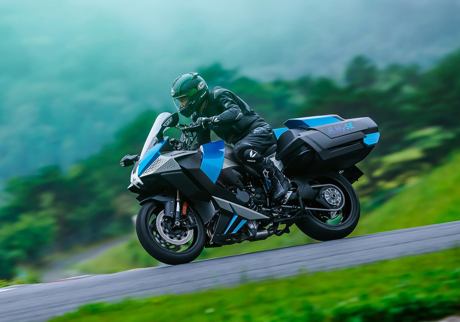 World’s First Public Demonstration of Hydrogen Engine Motorcycle