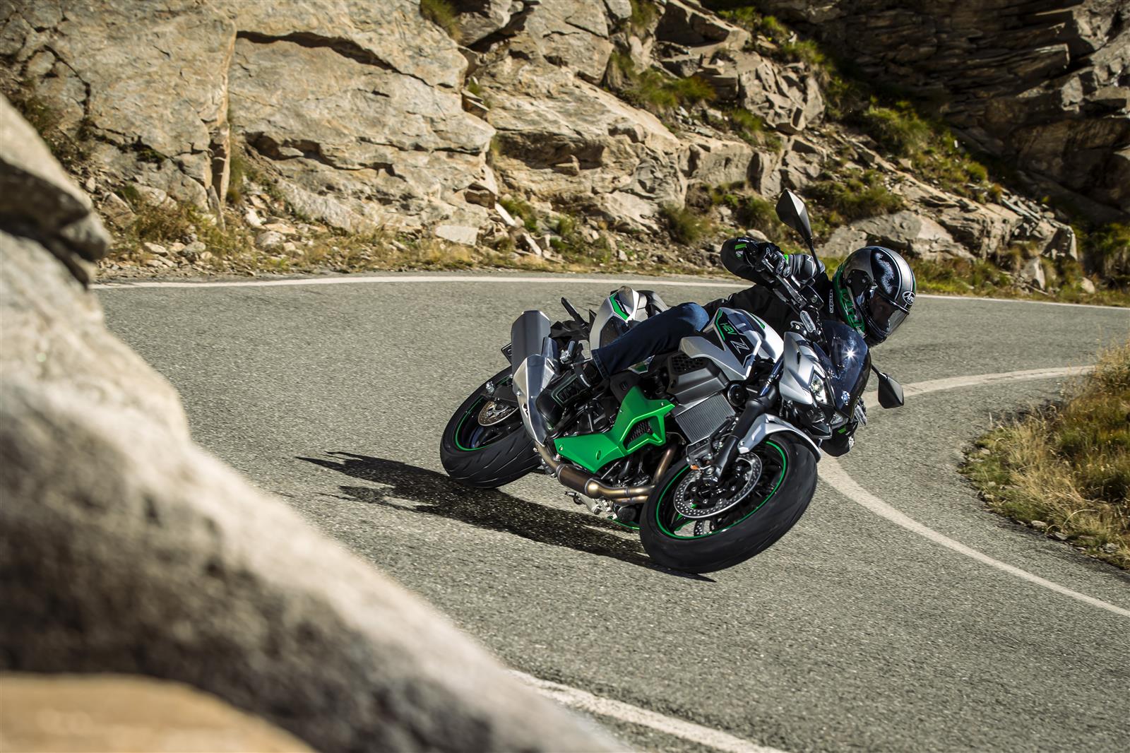 Kawasaki double son offre hybride avec la Z7 Hybrid