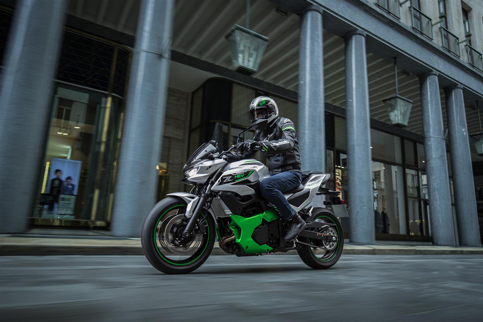 Kawasaki double son offre hybride avec la Z7 Hybrid