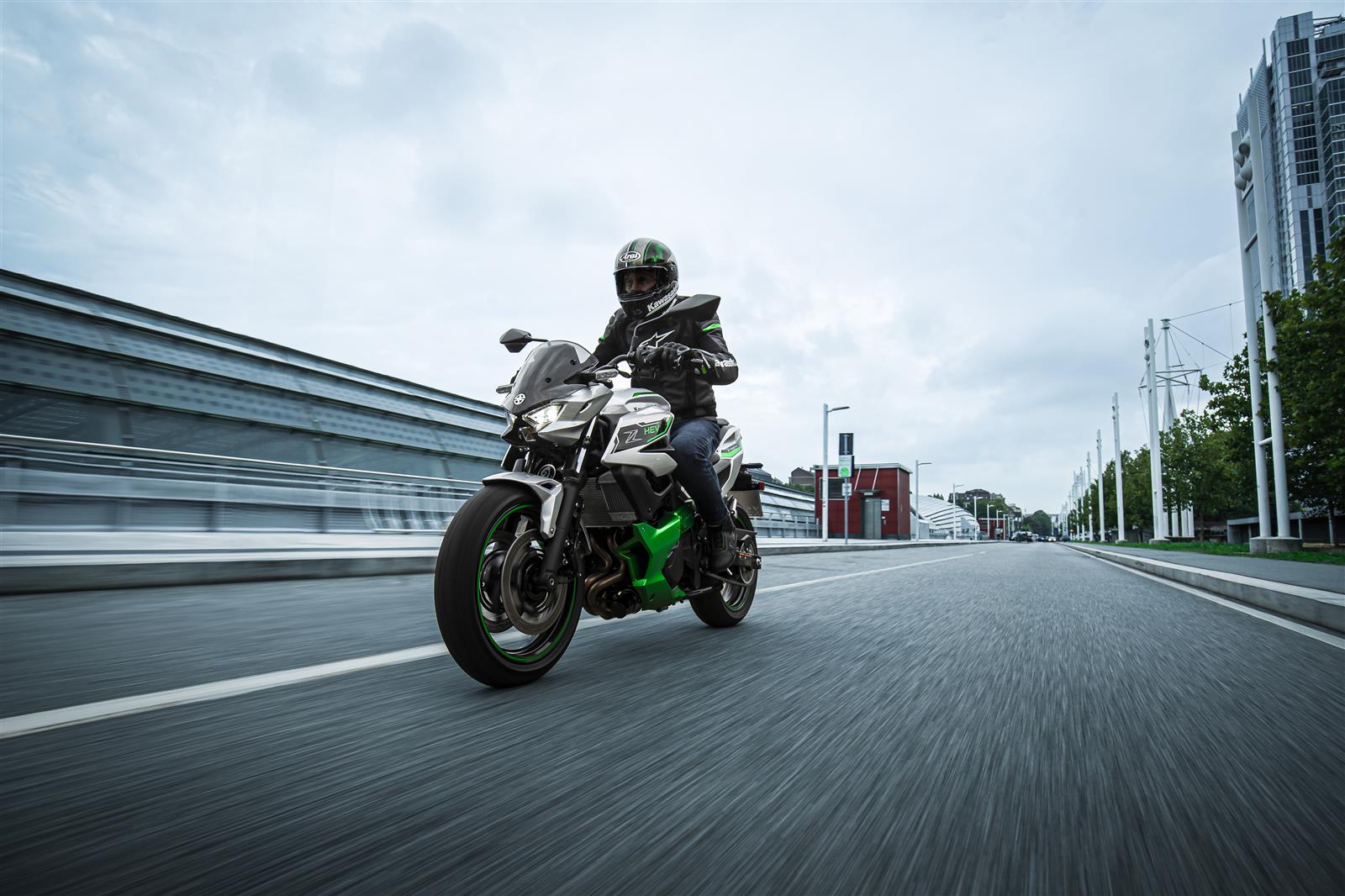 Kawasaki double son offre hybride avec la Z7 Hybrid