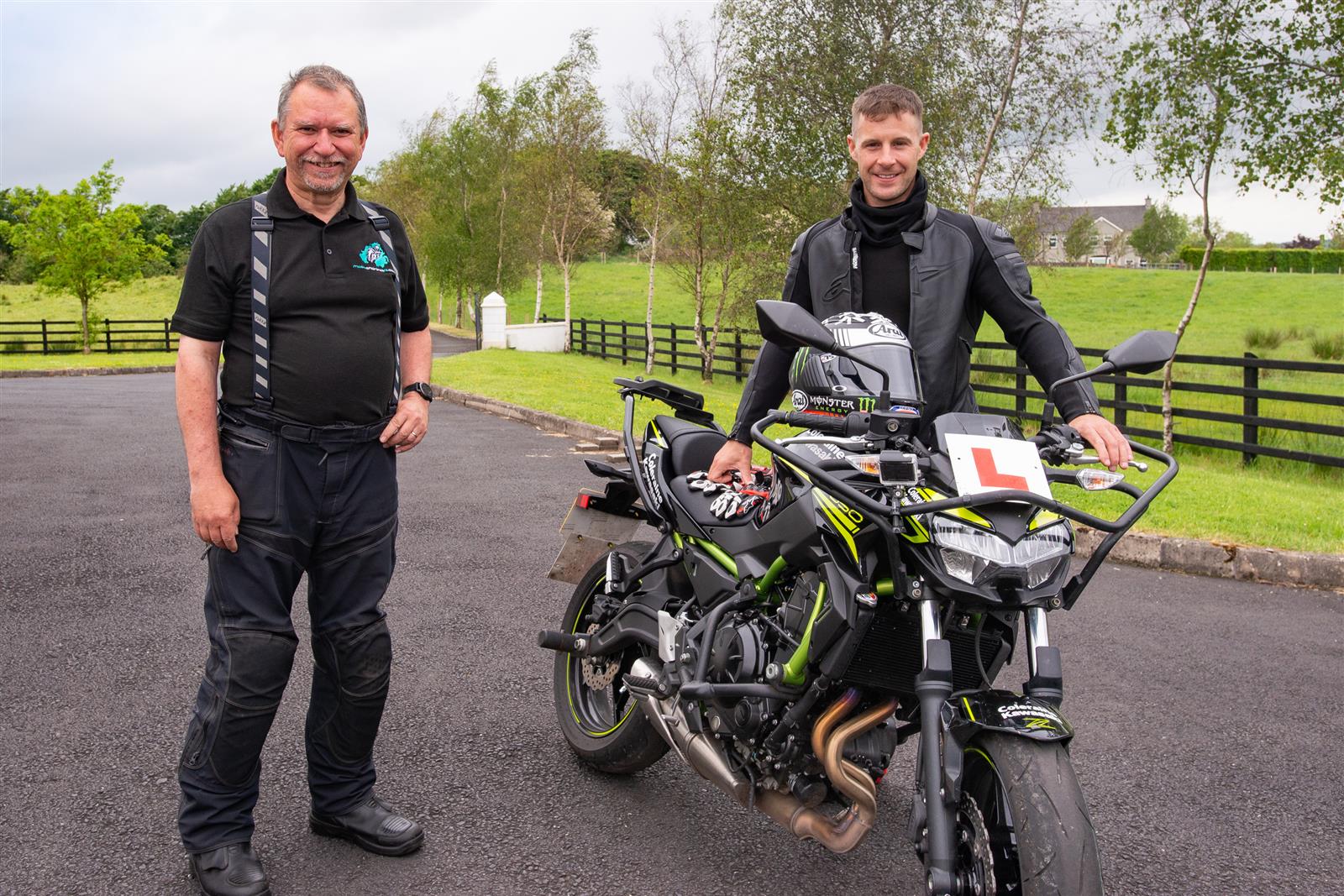 Pilote diplômé, Jonathan Rea obtient son permis moto