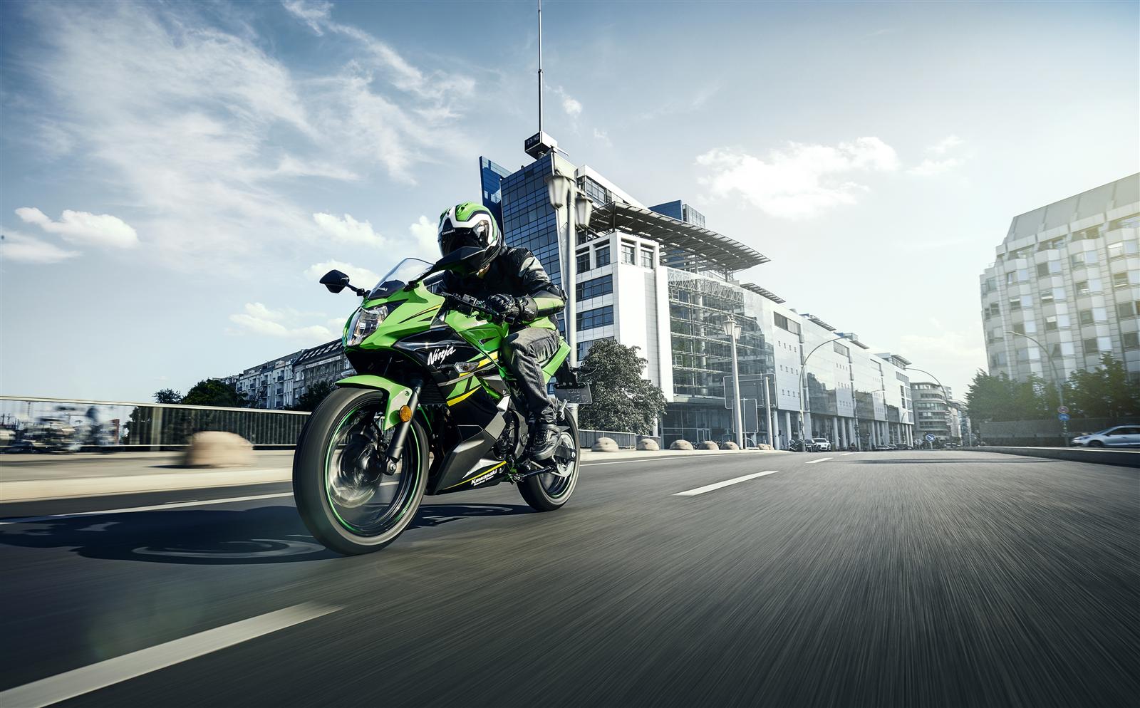 Kawasaki enthüllt in Köln neue A1-Modelle Ninja 125 und Z125
