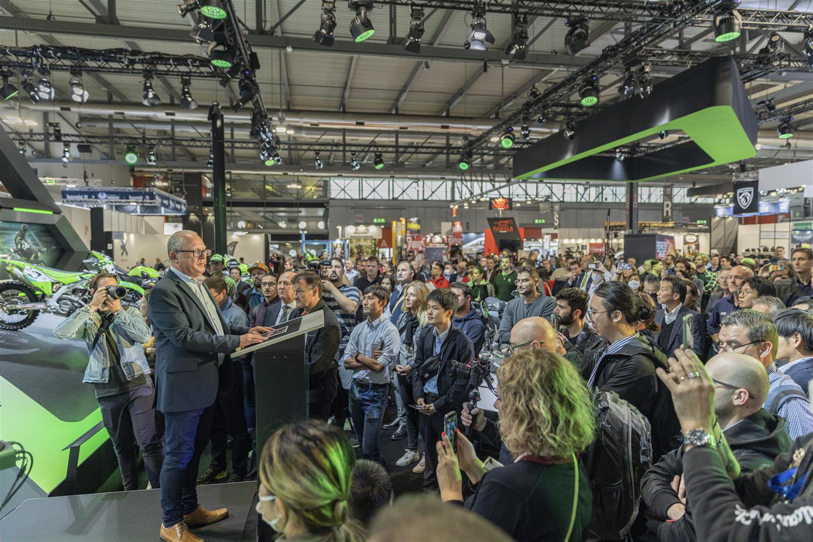 Kawasaki reveals carbon neutrality plans at EICMA | Go with Green Power