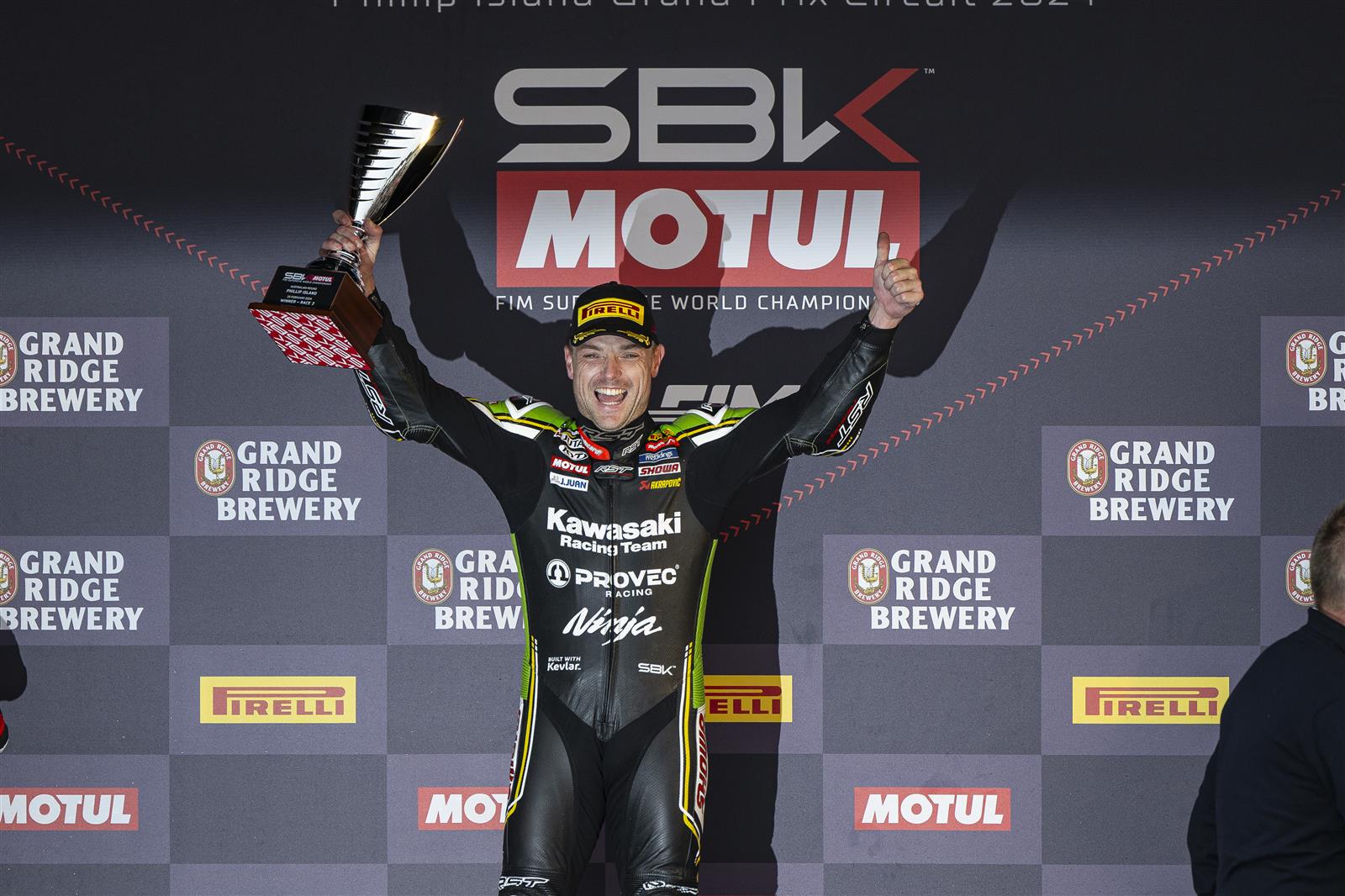 Lowes Wins Both Sunday Races At PI