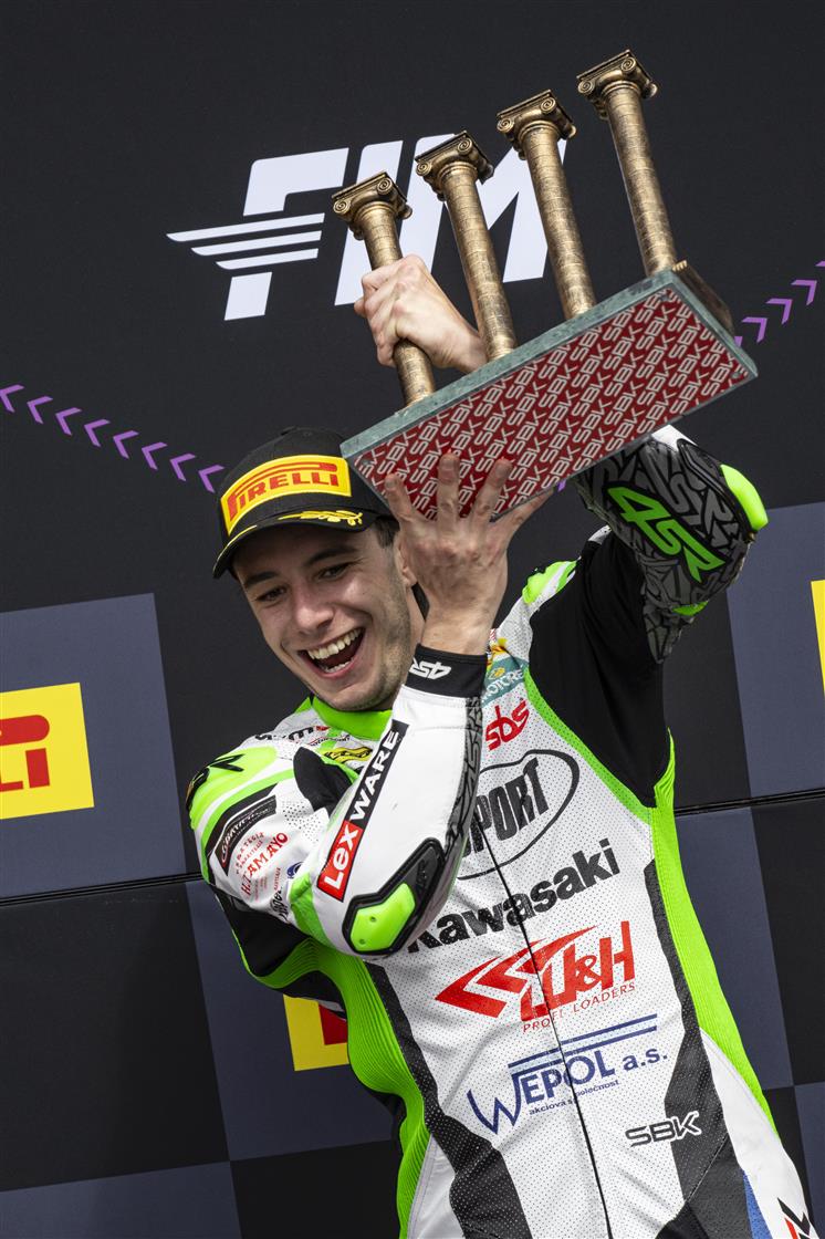 Iglesias Bravo Wins On Opening Weekend