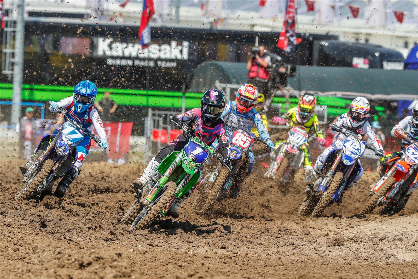 Courtney Duncan ends the season with a double-win