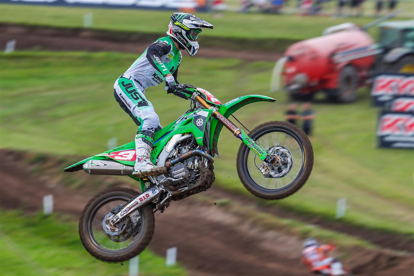 Romain Febvre extend his point lead in MXGP