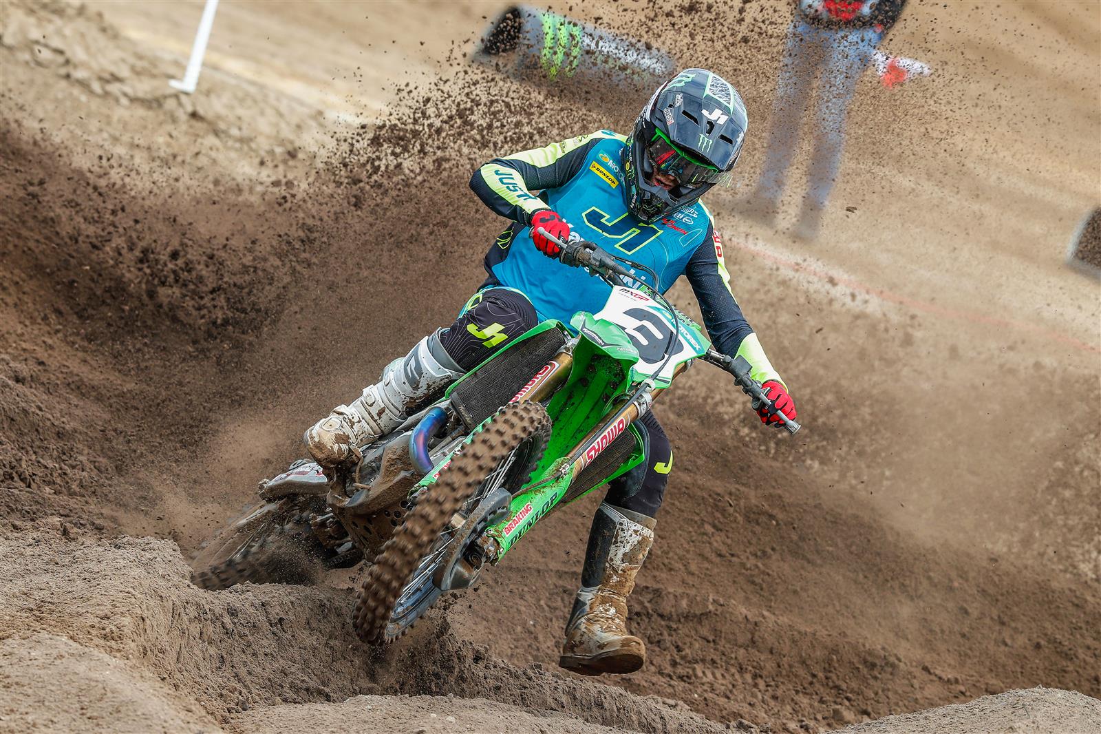 Romain Febvre makes it FOUR in a row!