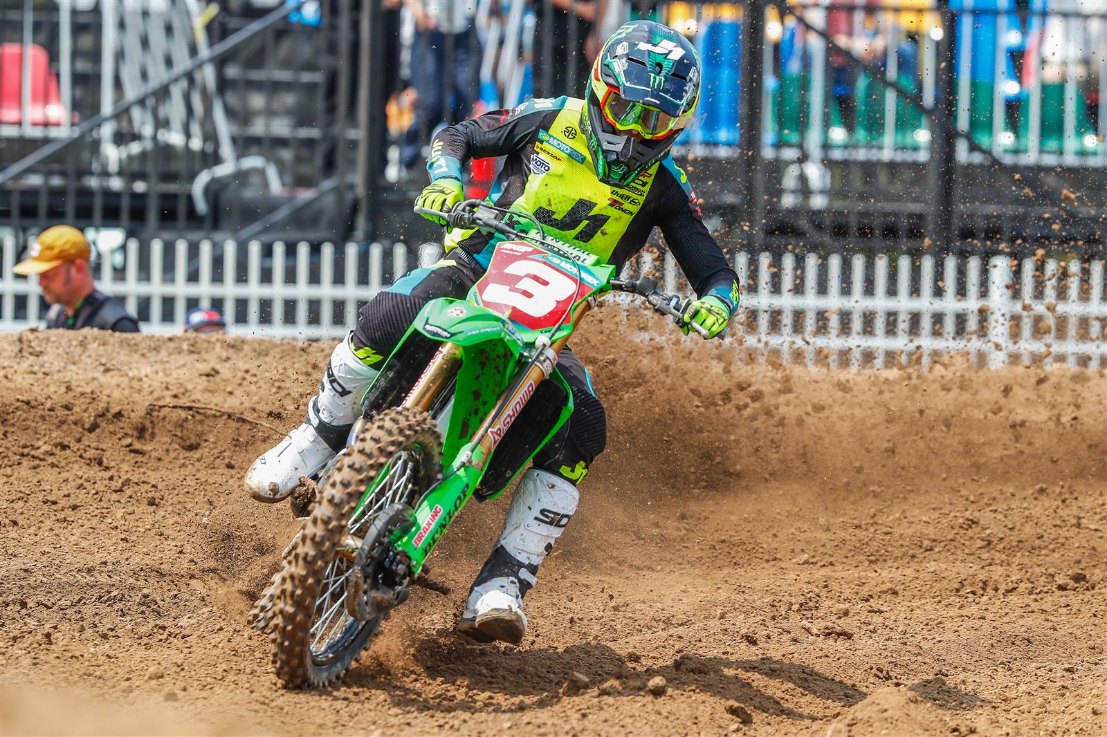 Romain Febvre extends his points lead
