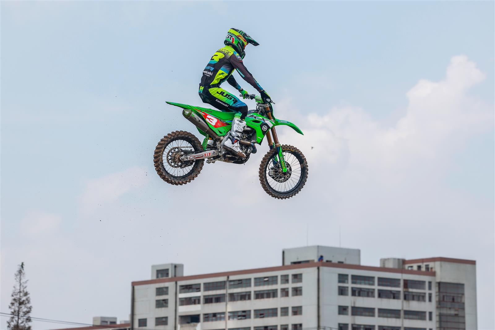 Romain Febvre extends his points lead