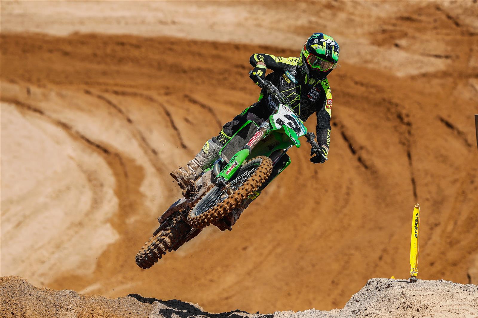 A gritty fifth for Romain Febvre on Sardinia
