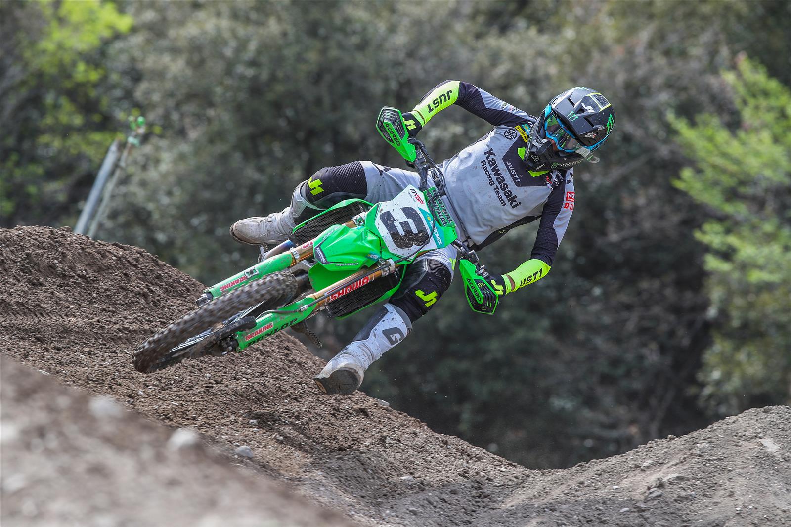Romain Febvre digs deep in Italy