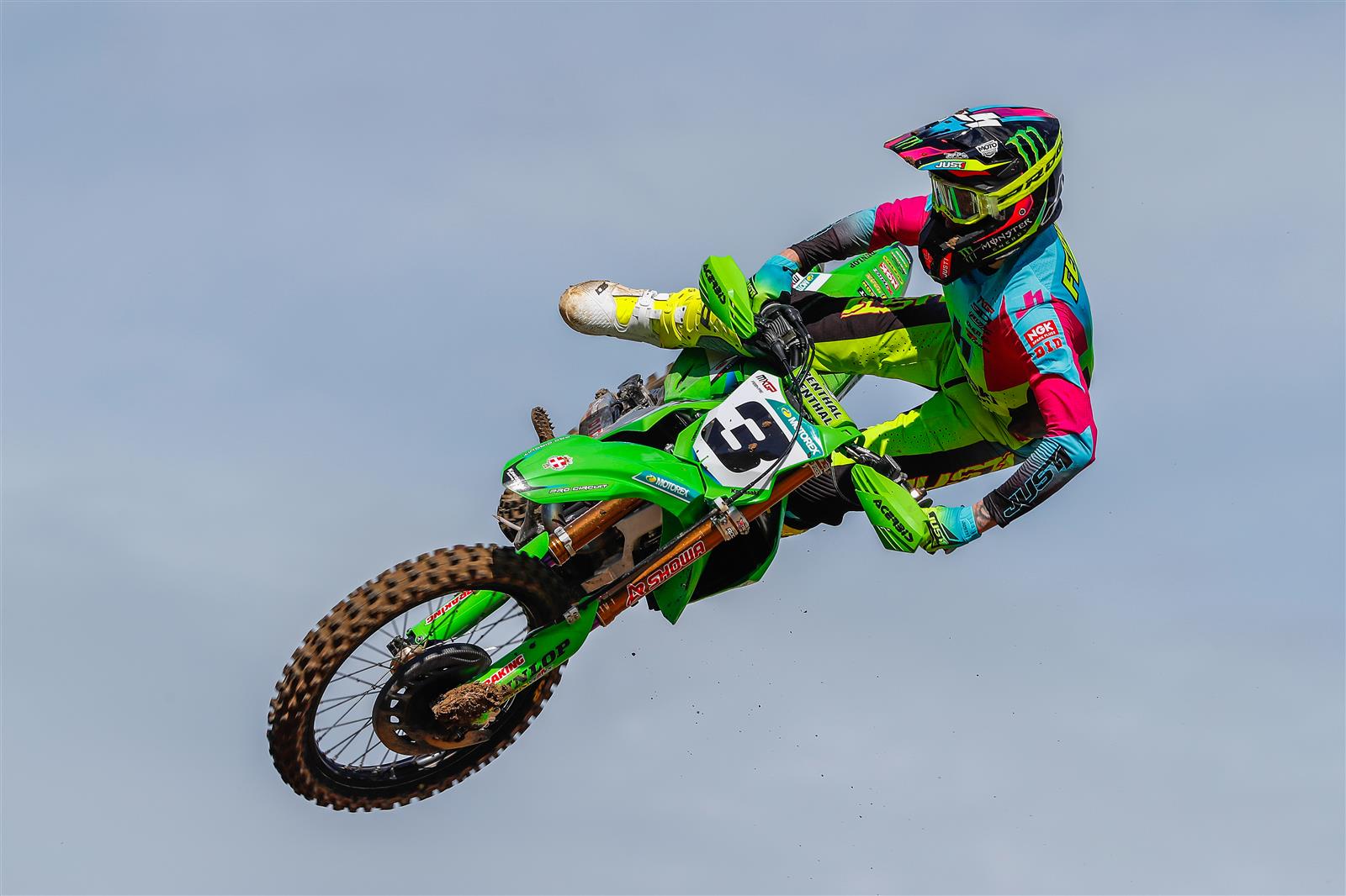 Romain Febvre closes the points gap with another podium