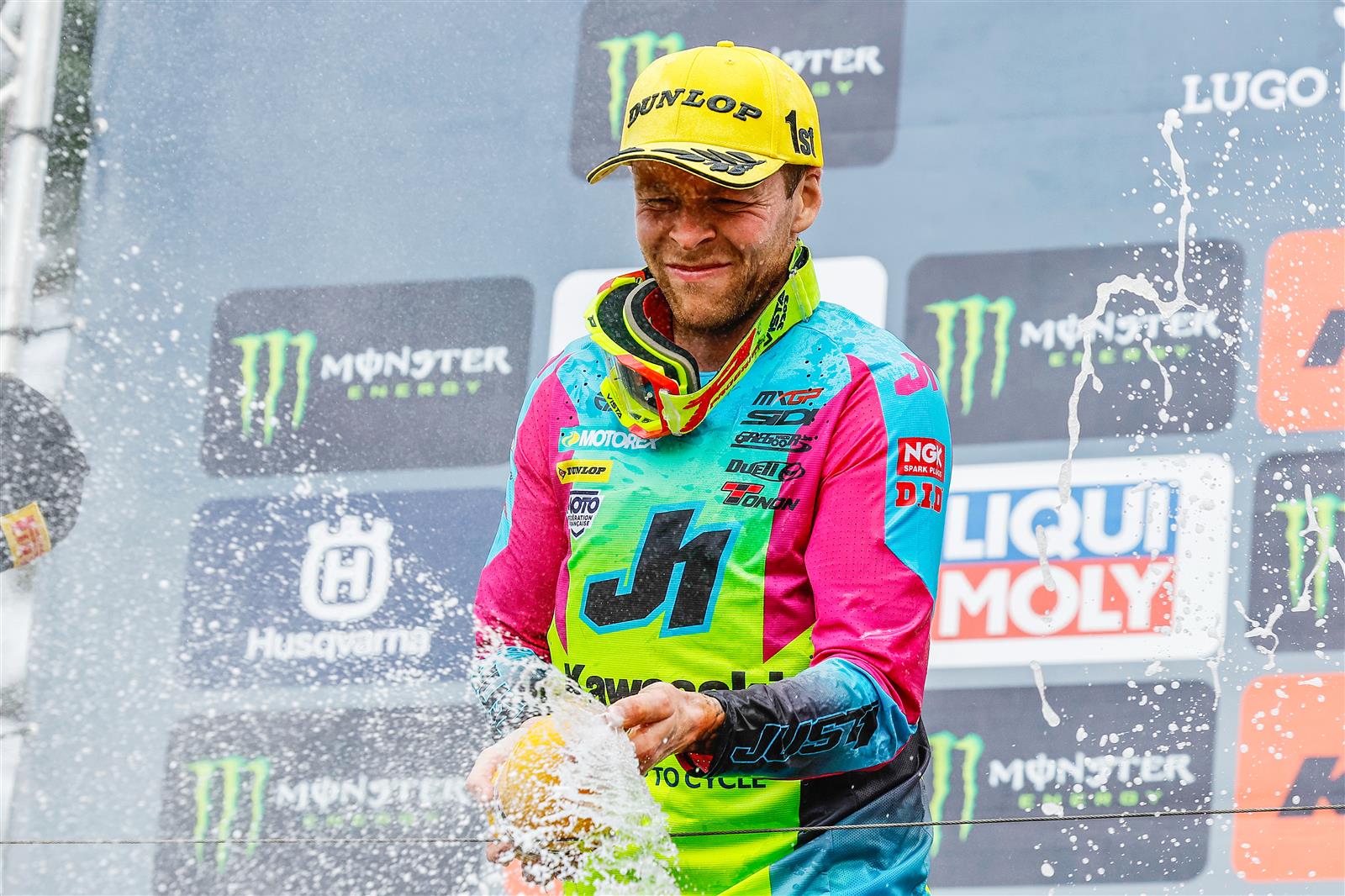 Romain Febvre keeps the red plate with victory in Spain