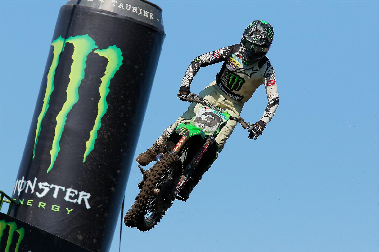 Romain Febvre takes the hard route to the podium