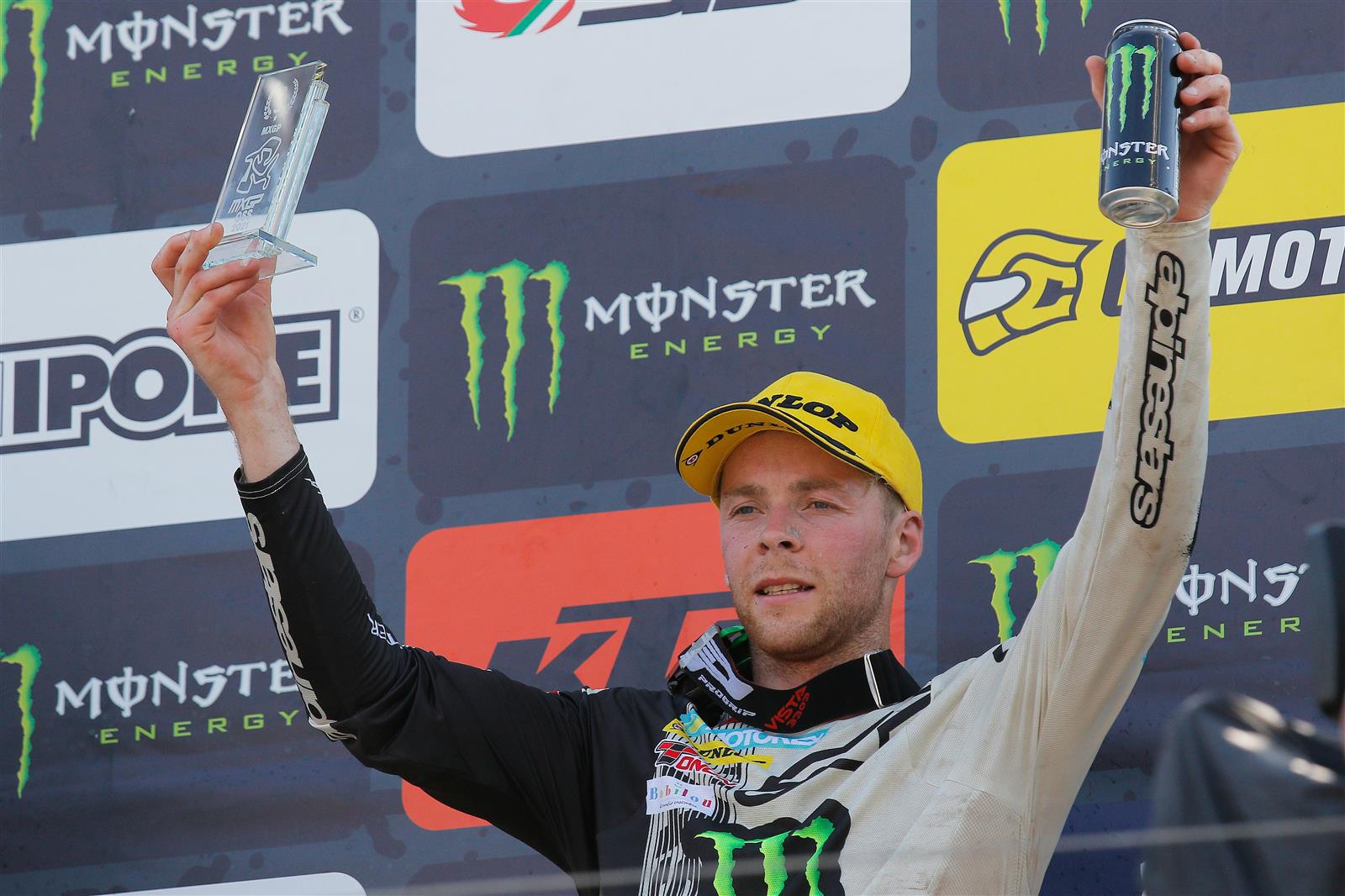 Romain Febvre takes the hard route to the podium