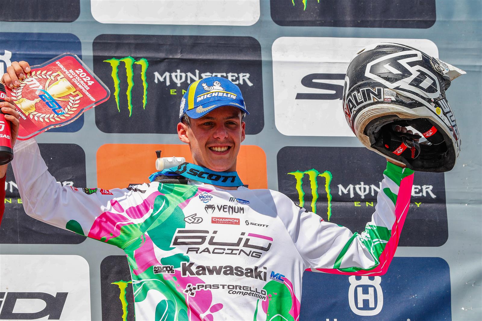 Mathis Valin keeps the red plate