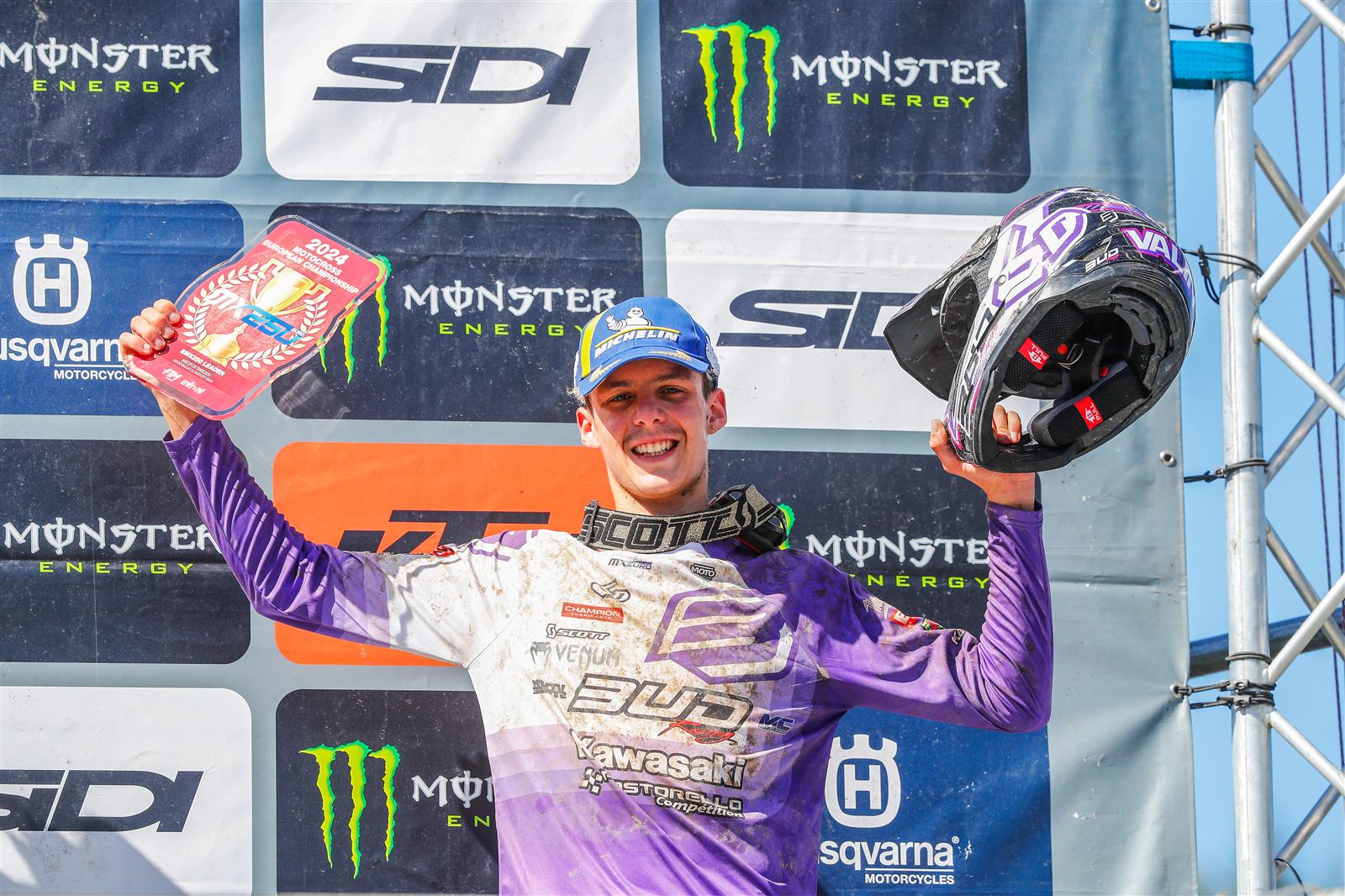 Mathis Valin retains the EMX red plate