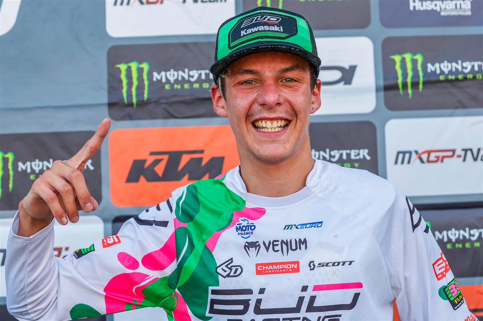 Mathis Valin extends his EMX250 series lead