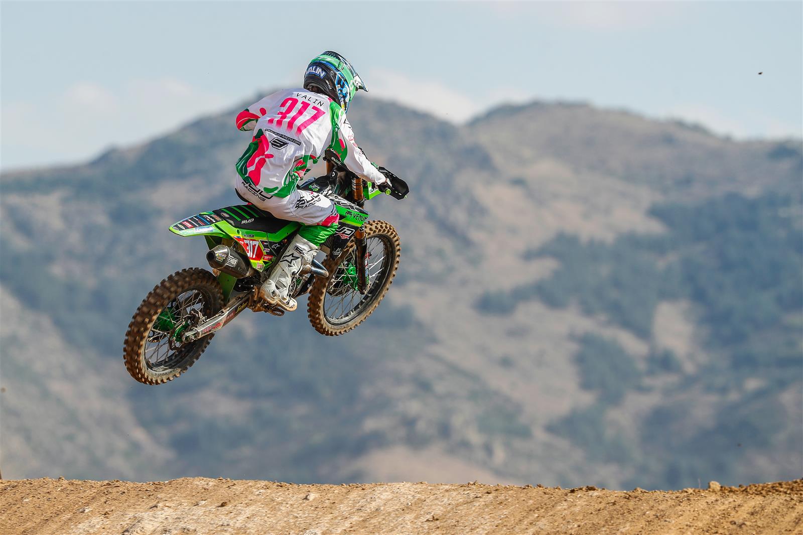 Mathis Valin extends his EMX250 series lead