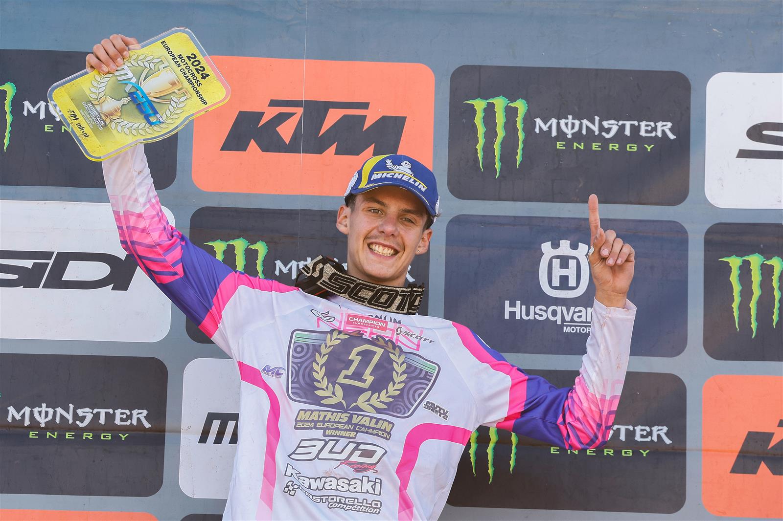 EMX250 title double for Mathis Valin and Kawasaki