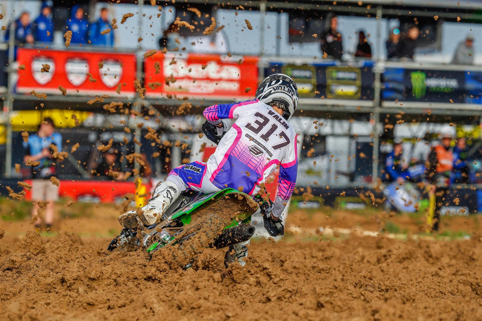 Podium and moto win for Mathis Valin on EMX250 debut