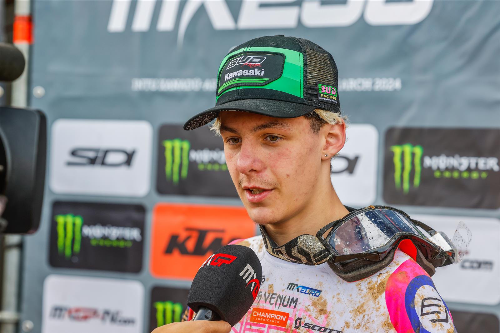 Podium and moto win for Mathis Valin on EMX250 debut