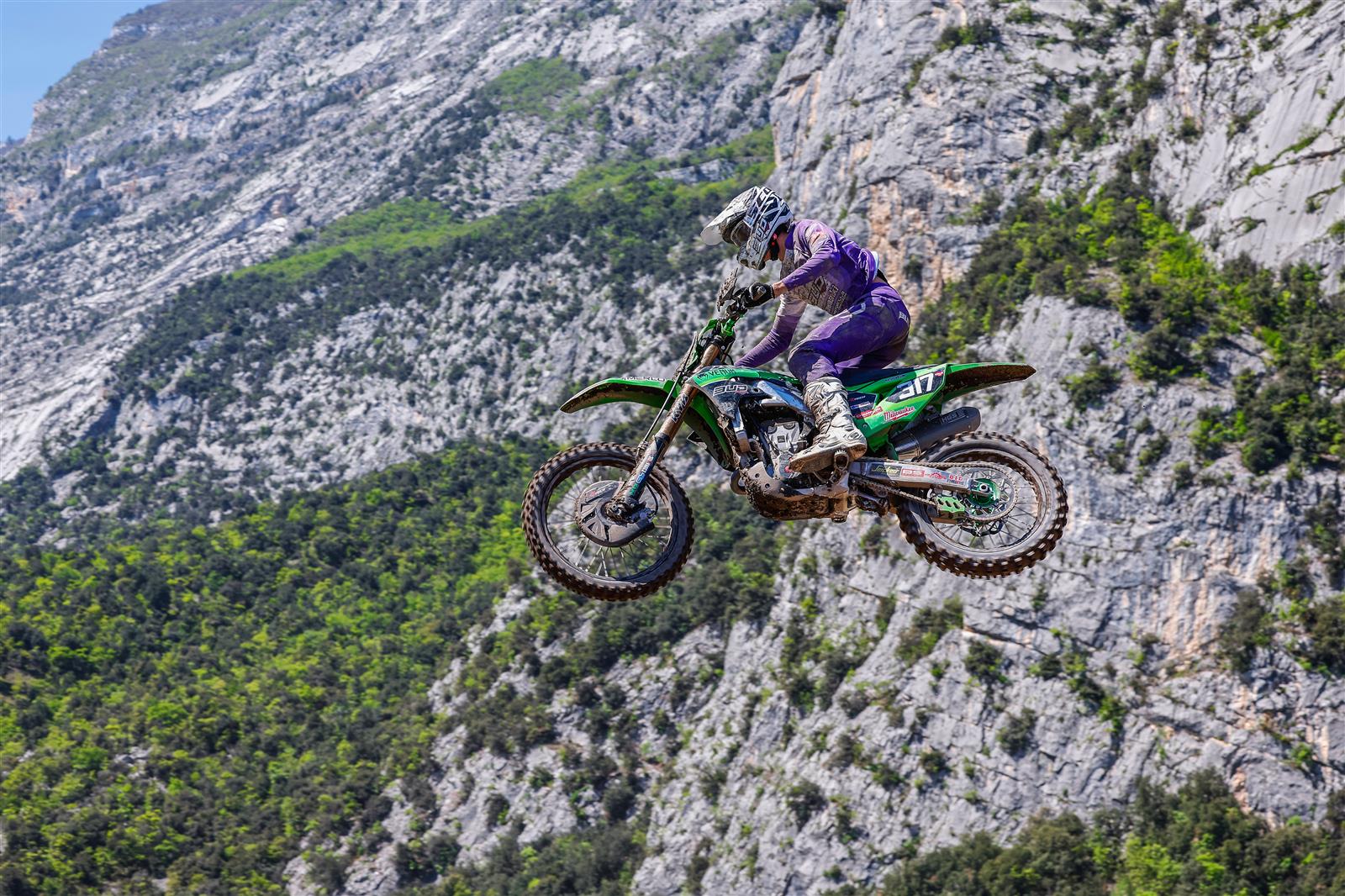 Mathis Valin stays second in EMX250