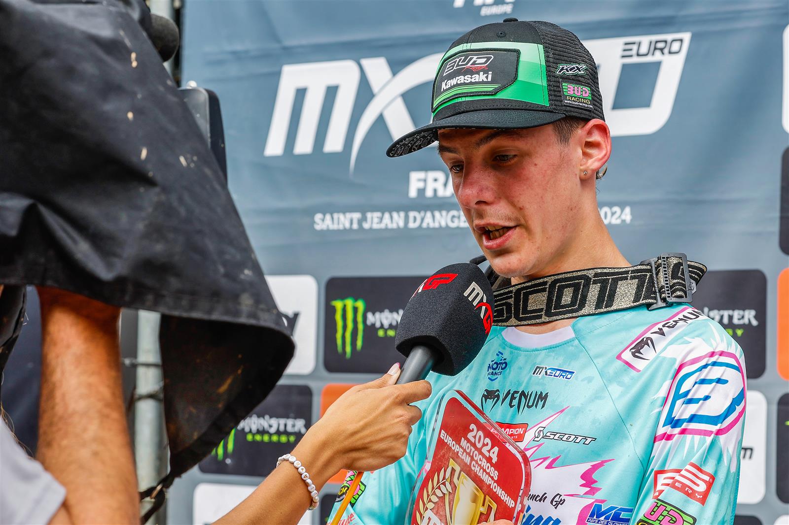 Double win and red plate for Mathis Valin