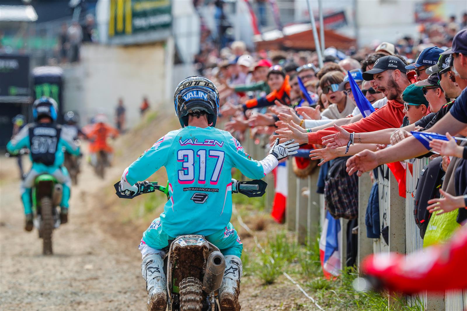 Double win and red plate for Mathis Valin