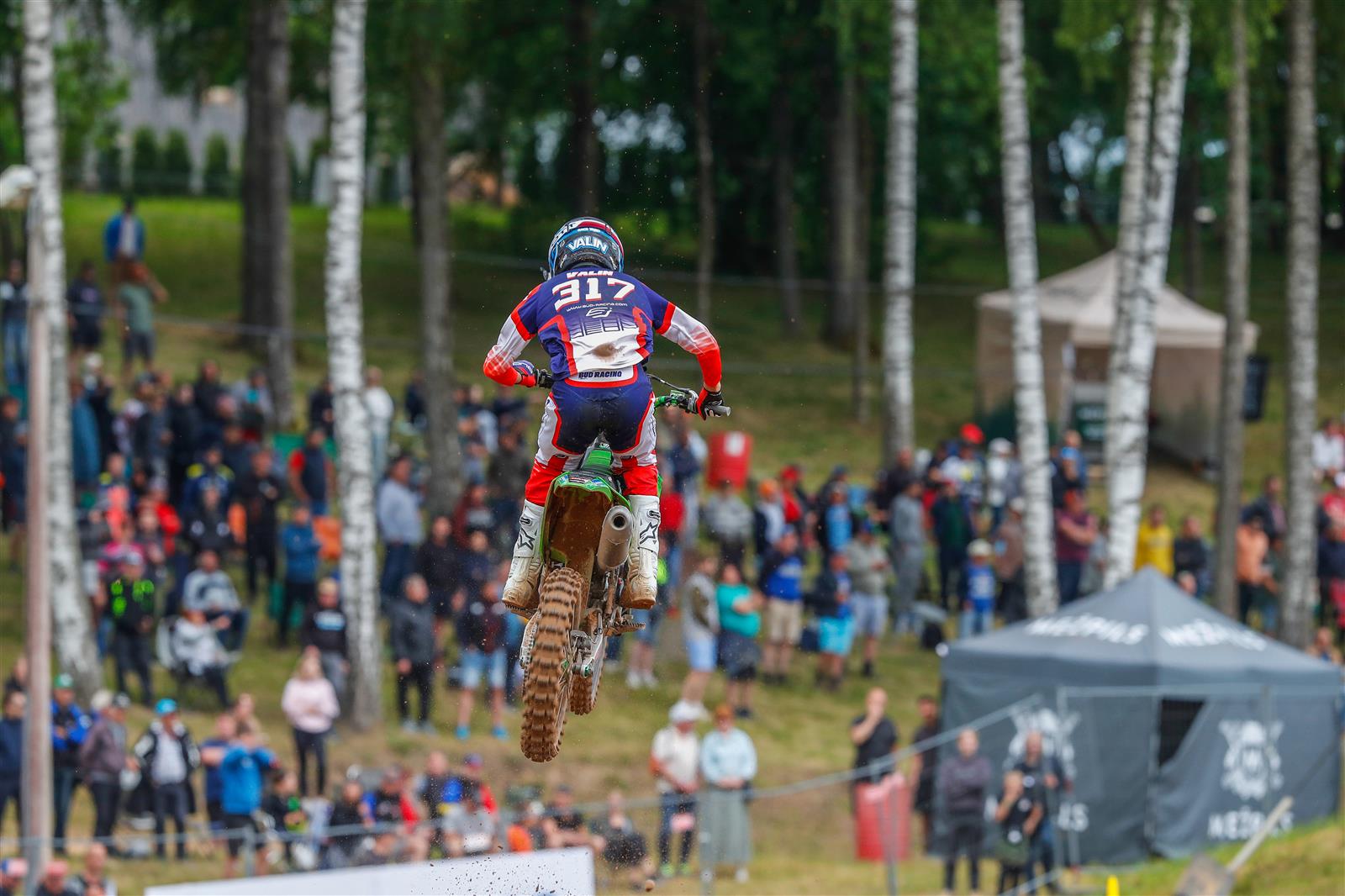 Mathis Valin keeps the red plate in Latvia