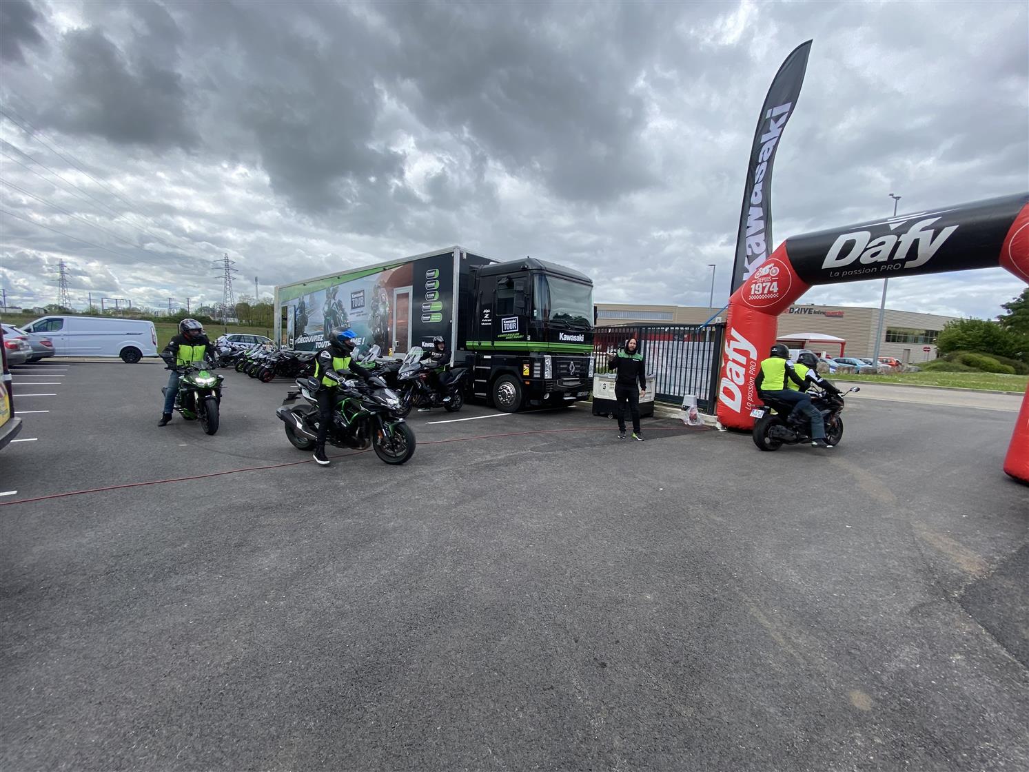 Le Kawasaki Tour chez Motos Box 39